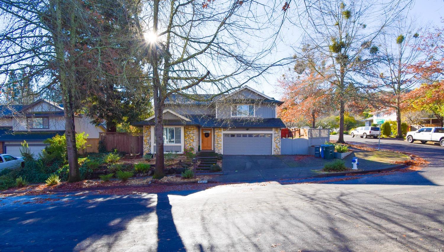 2182 Warwick Drive, Santa Rosa, CA 95405