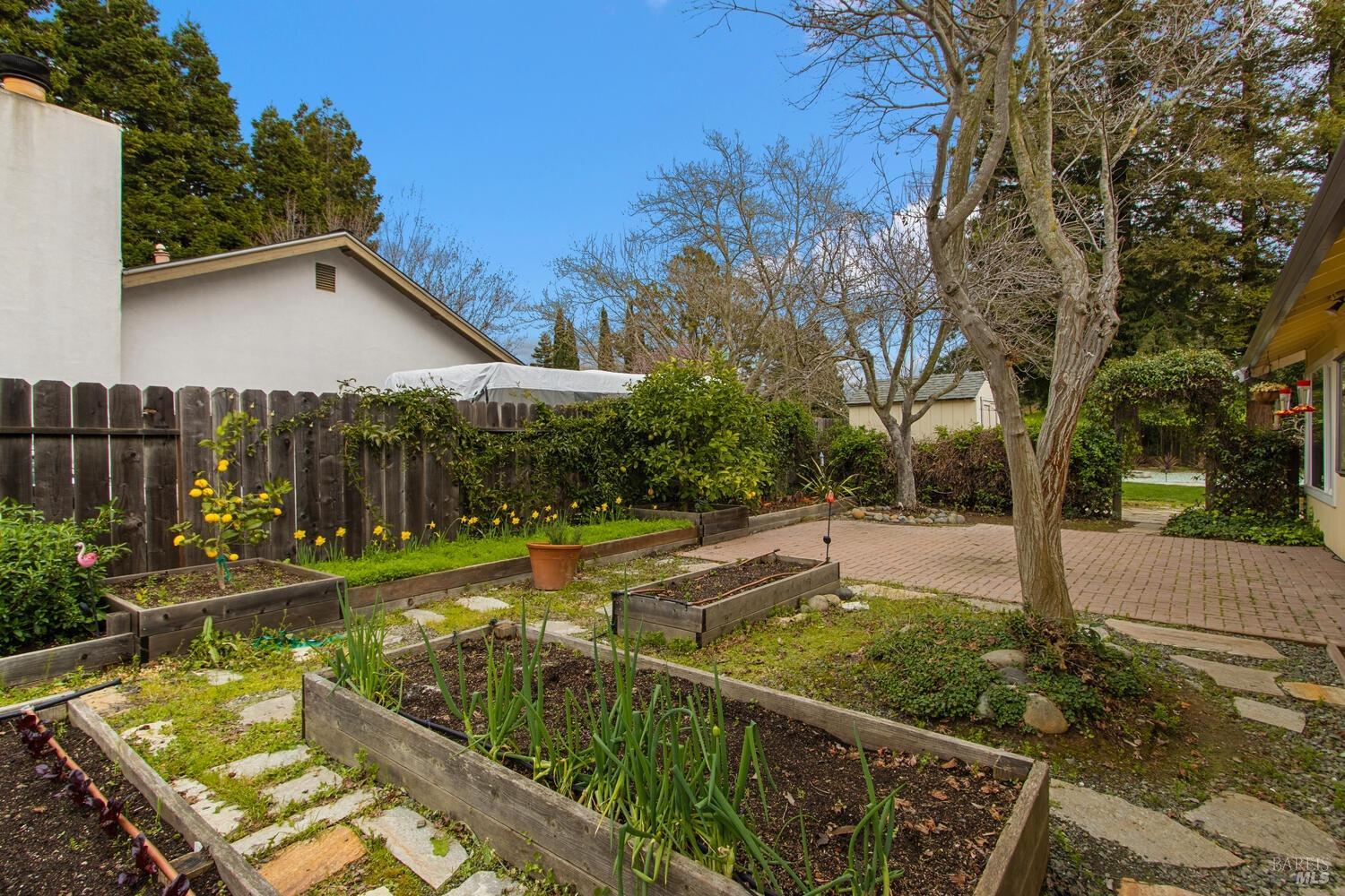 406 Solano Dr, Benicia, CA 94510 - 3 Beds | 2 Baths (Active ...